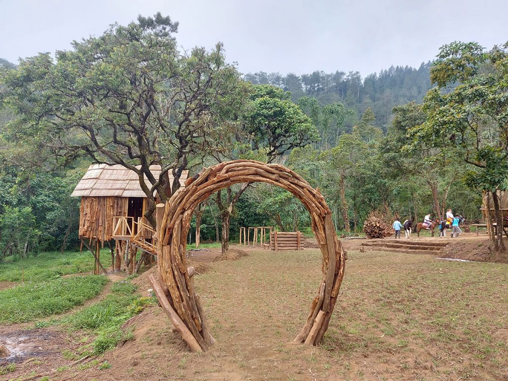 Merbabu Park: Tiket Masuk, Lokasi, Fasilitas & Daya Tarik